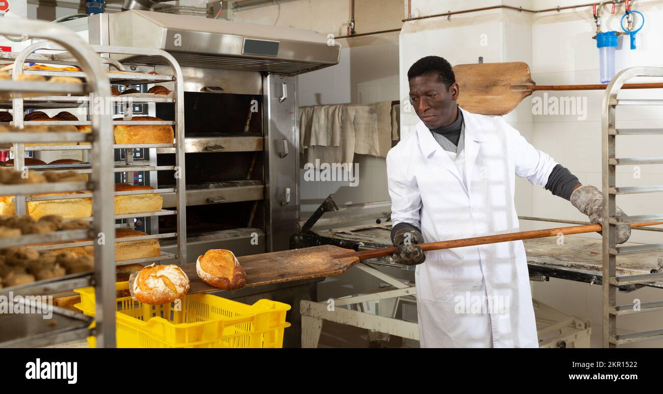 Owner bakery store bread hi-res stock photography and images - Alamy