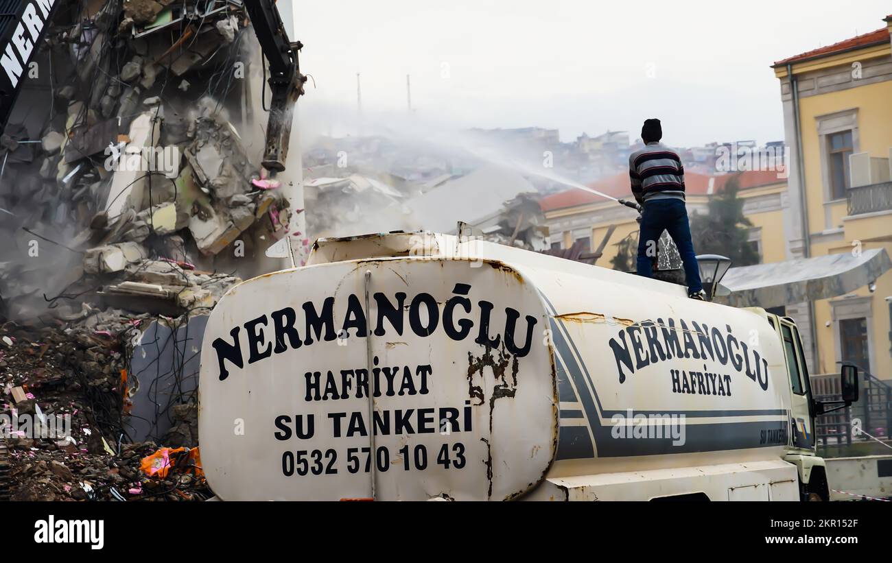 High scale earthquake hi-res stock photography and images - Alamy