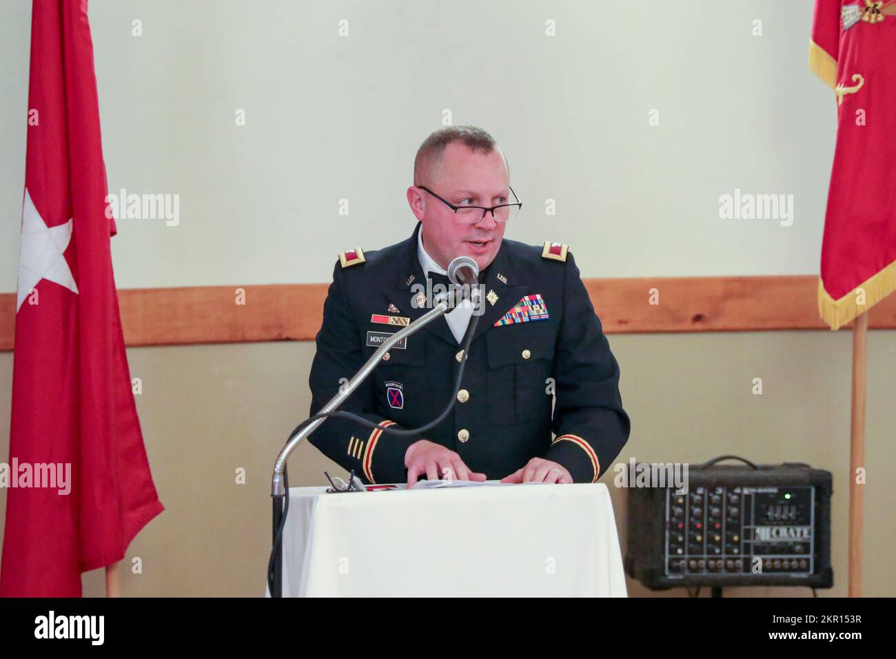 Past and present Soldiers attend the 213th Regional Support Group's ...