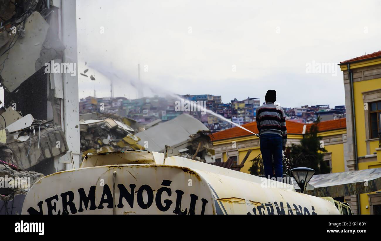 High scale earthquake hi-res stock photography and images - Alamy