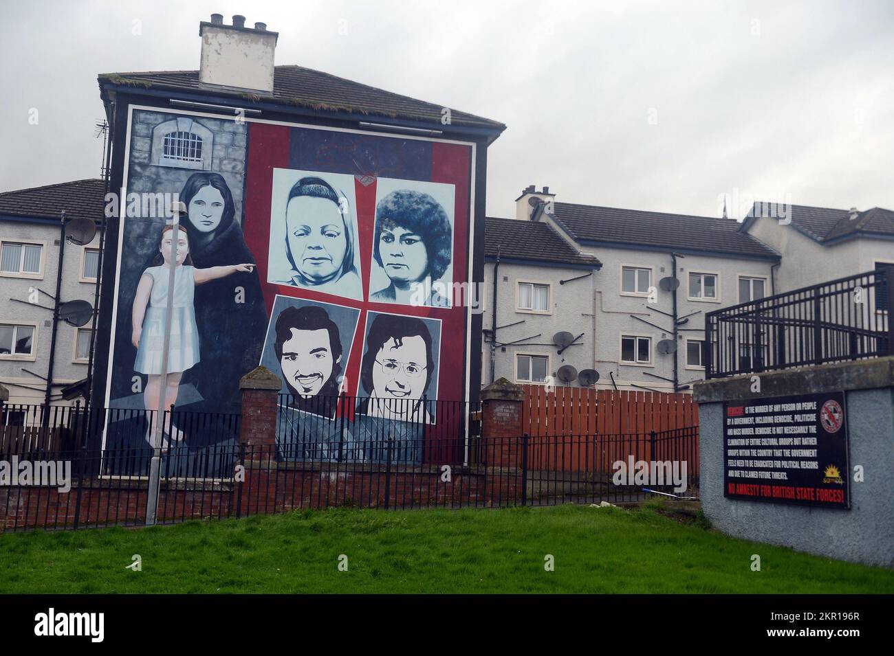 Derry bogside 12 jpg hi-res stock photography and images - Alamy