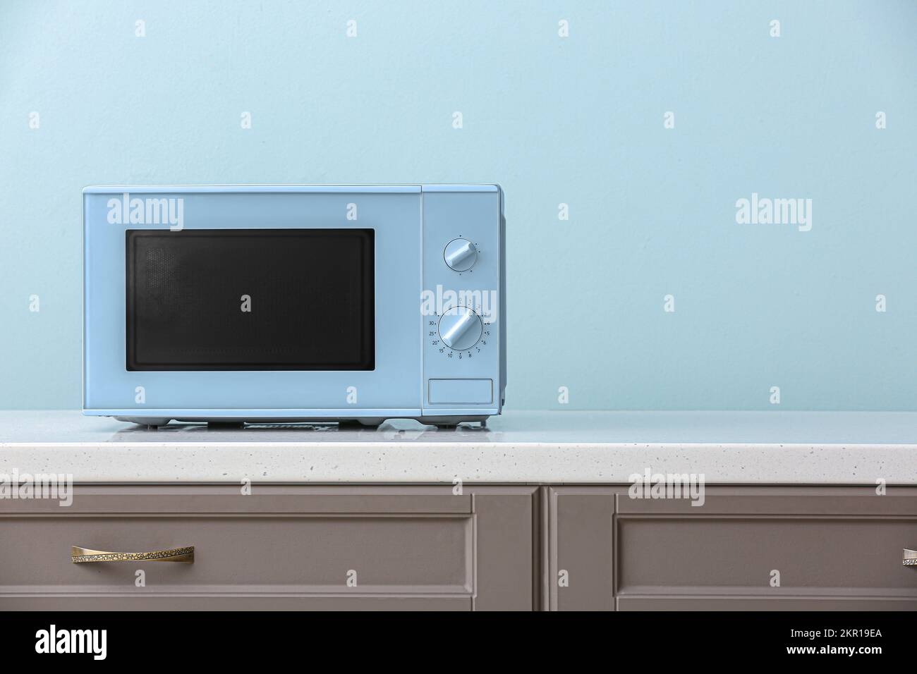 Smart microwave oven hi-res stock photography and images - Alamy