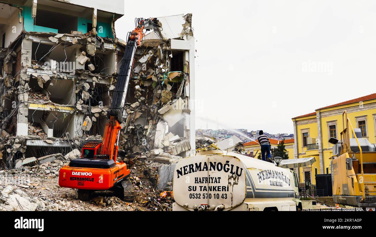 High scale earthquake hi-res stock photography and images - Alamy