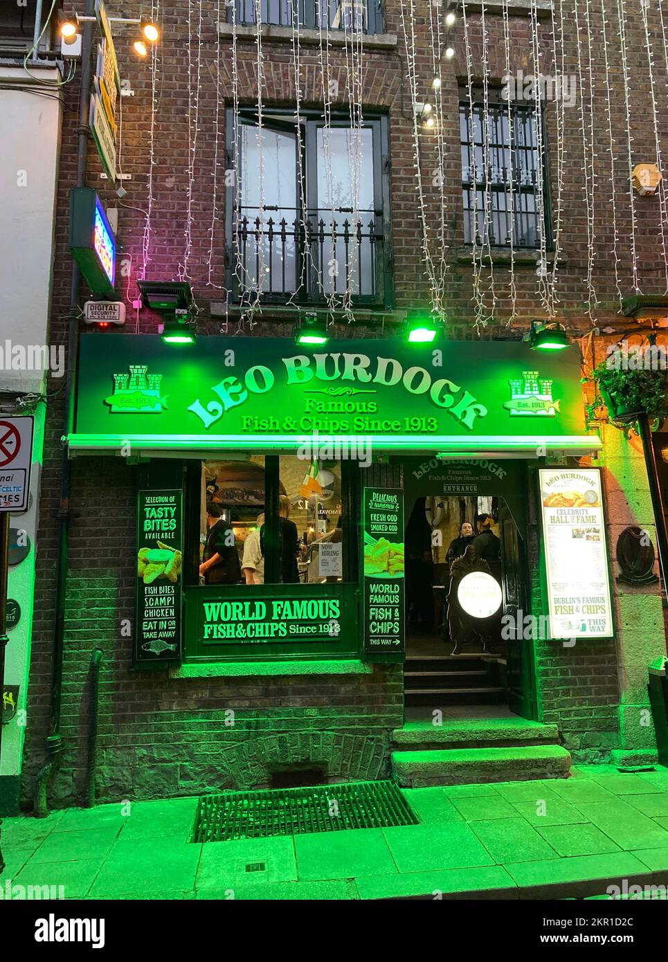 Leo burdock leo burdock temple bar hi-res stock photography and images ...