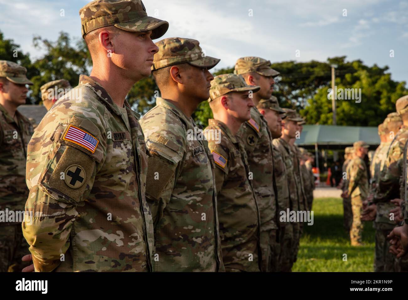 U s soldiers stand in a formation hi-res stock photography and images ...
