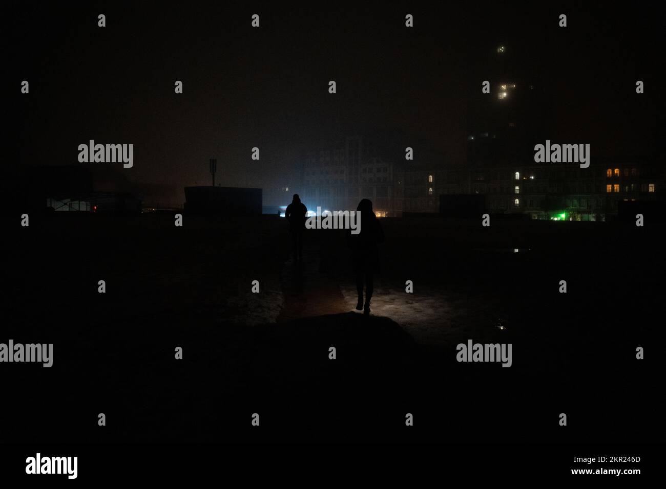 Kyiv city in blackout after russian missile attack. Town without power ...