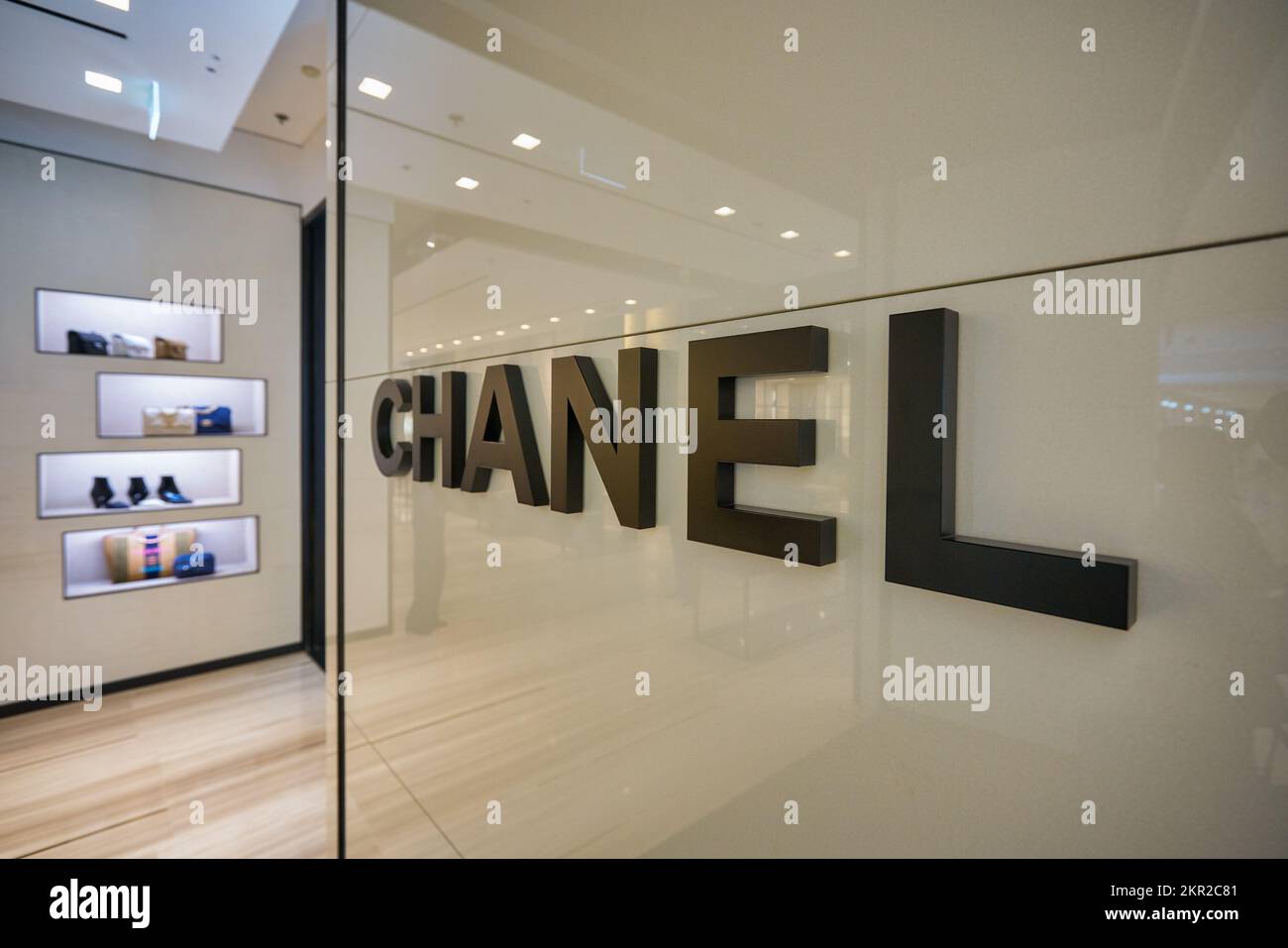 Chanel bag store hi-res stock photography and images - Alamy