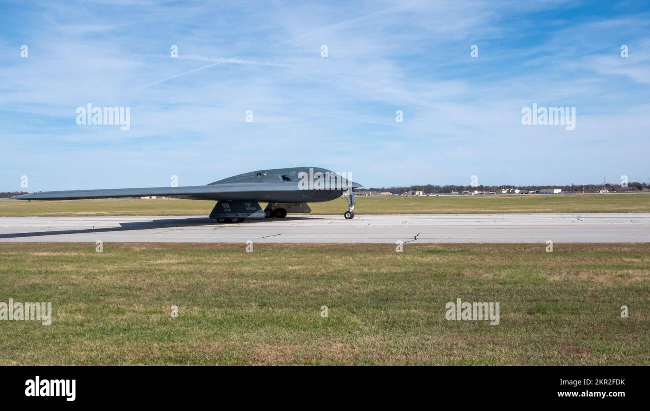 The 131st and 509th Bomb Wings conduct a B-2 Spirit stealth bomber ...