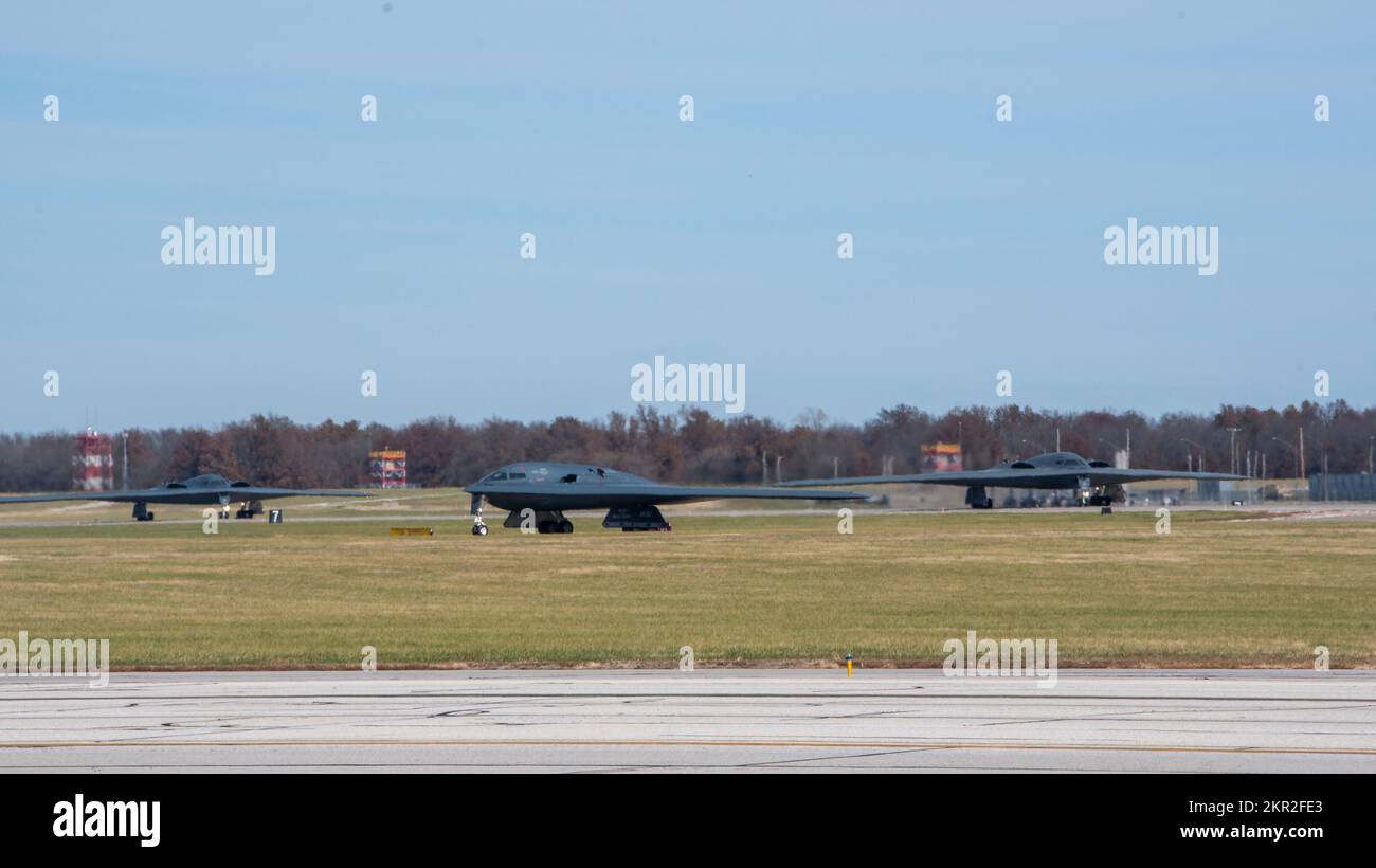 The 131st and 509th Bomb Wings conduct a B-2 Spirit stealth bomber ...