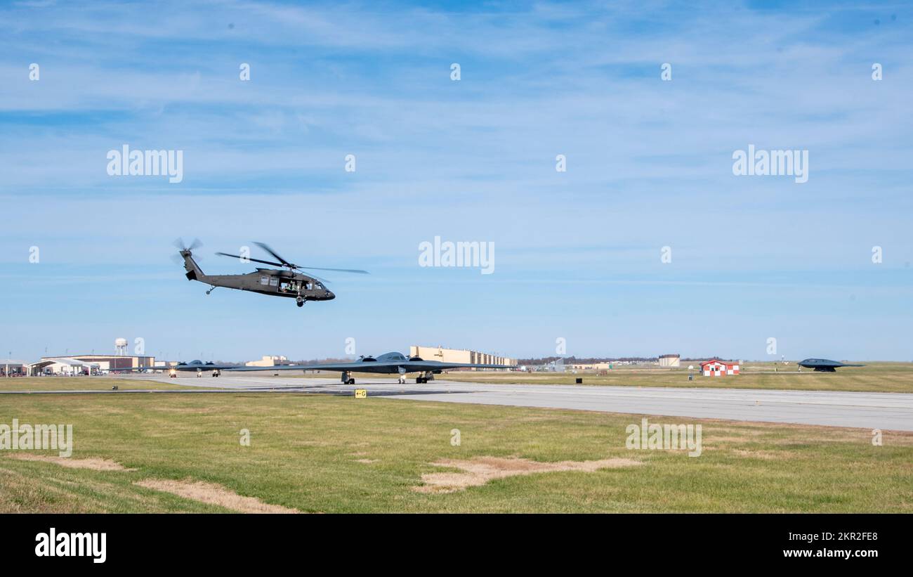 The 131st and 509th Bomb Wings conduct a B-2 Spirit stealth bomber ...