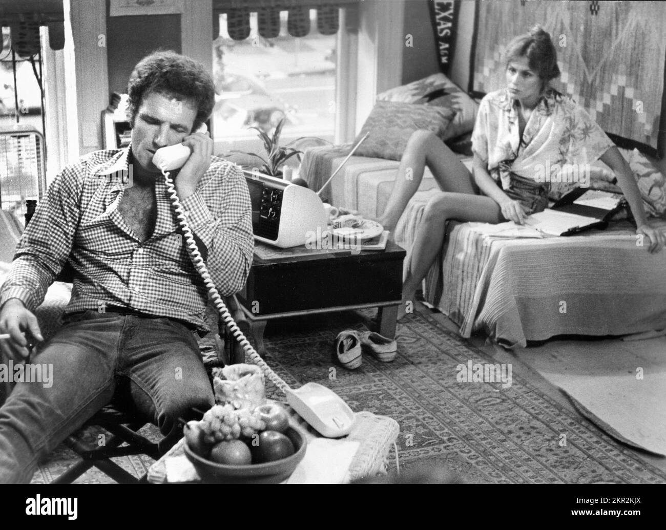 Lauren hutton 1970s hi-res stock photography and images - Alamy