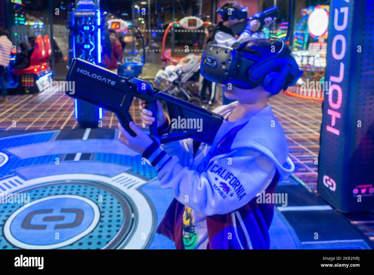 Virtual rifle hi-res stock photography and images - Alamy