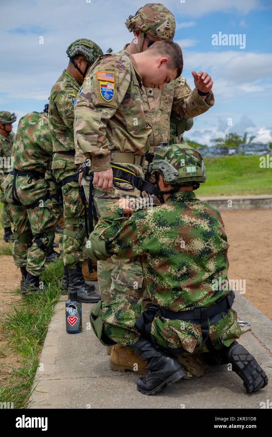Soldiers assigned to the Effingham-based Bravo Company, 2nd Battalion ...