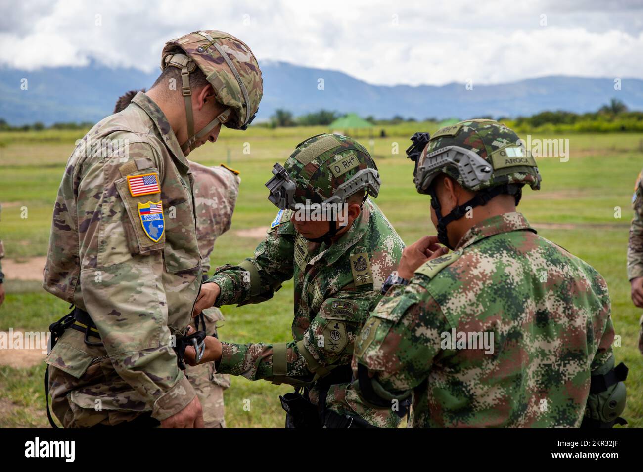 Soldiers assigned to the Effingham-based Bravo Company, 2nd Battalion ...