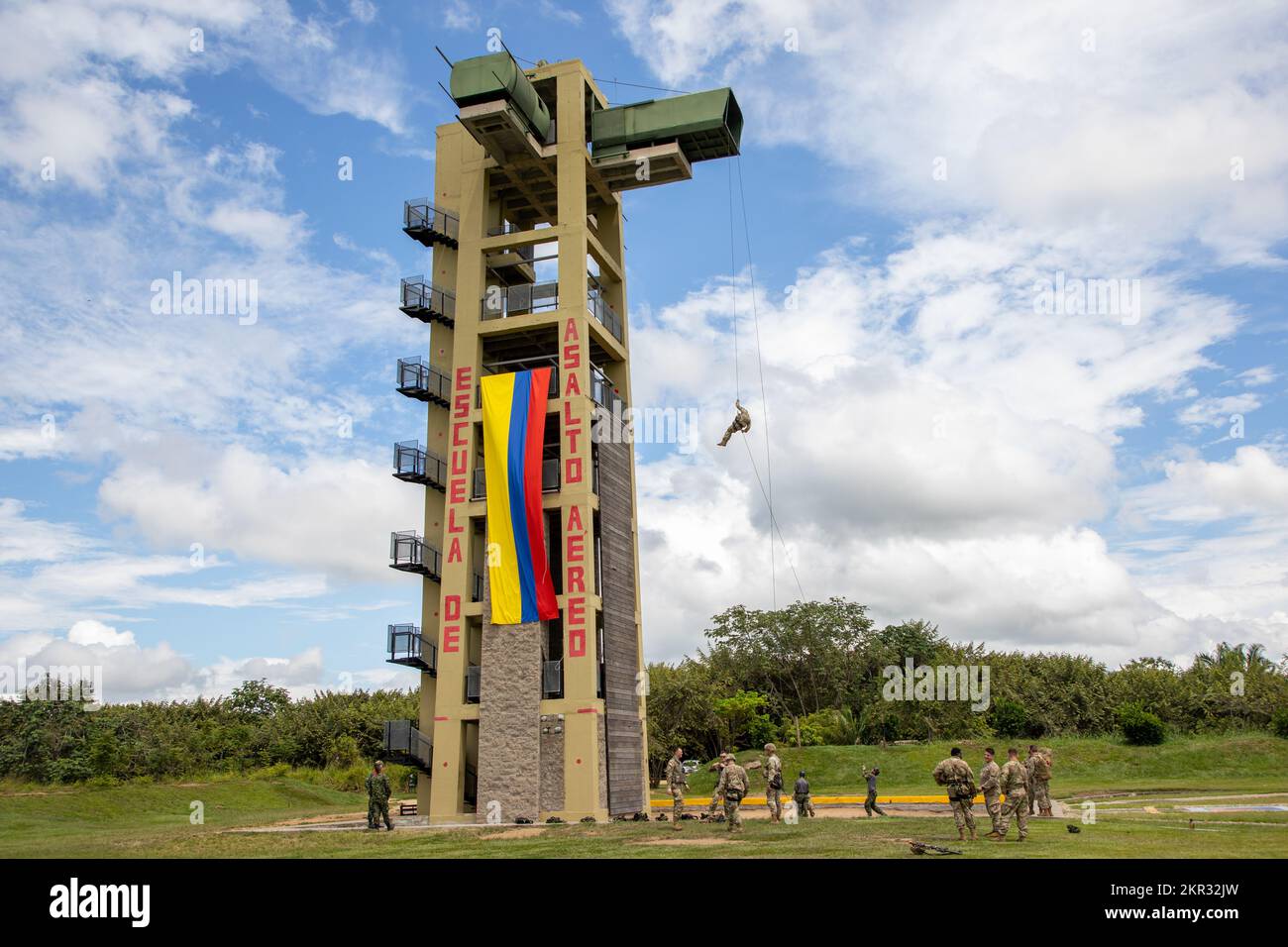 Soldiers assigned to the Effingham-based Bravo Company, 2nd Battalion ...