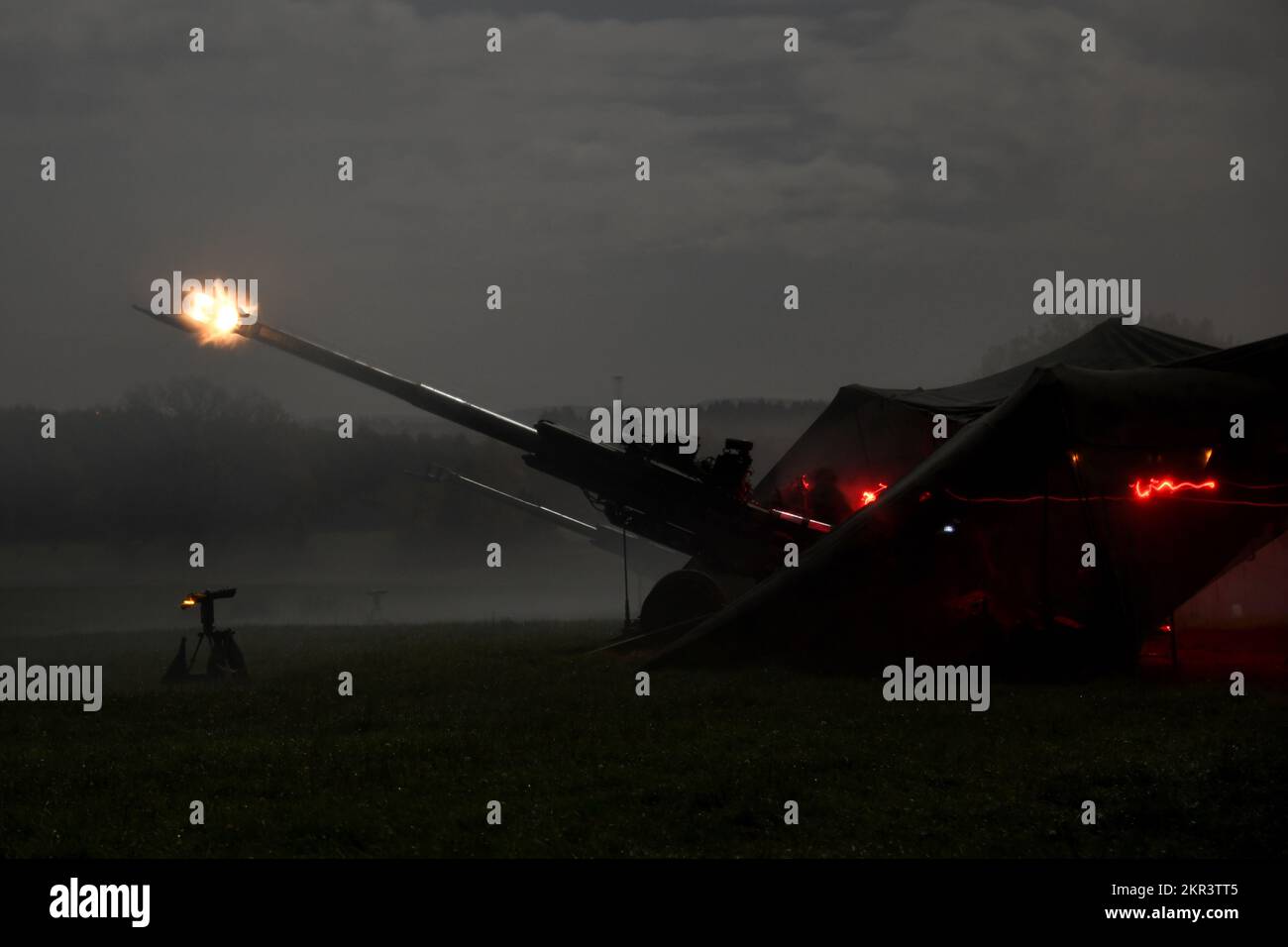 U.S. Soldiers assigned to Carnage Battery, Field Artillery Squadron ...