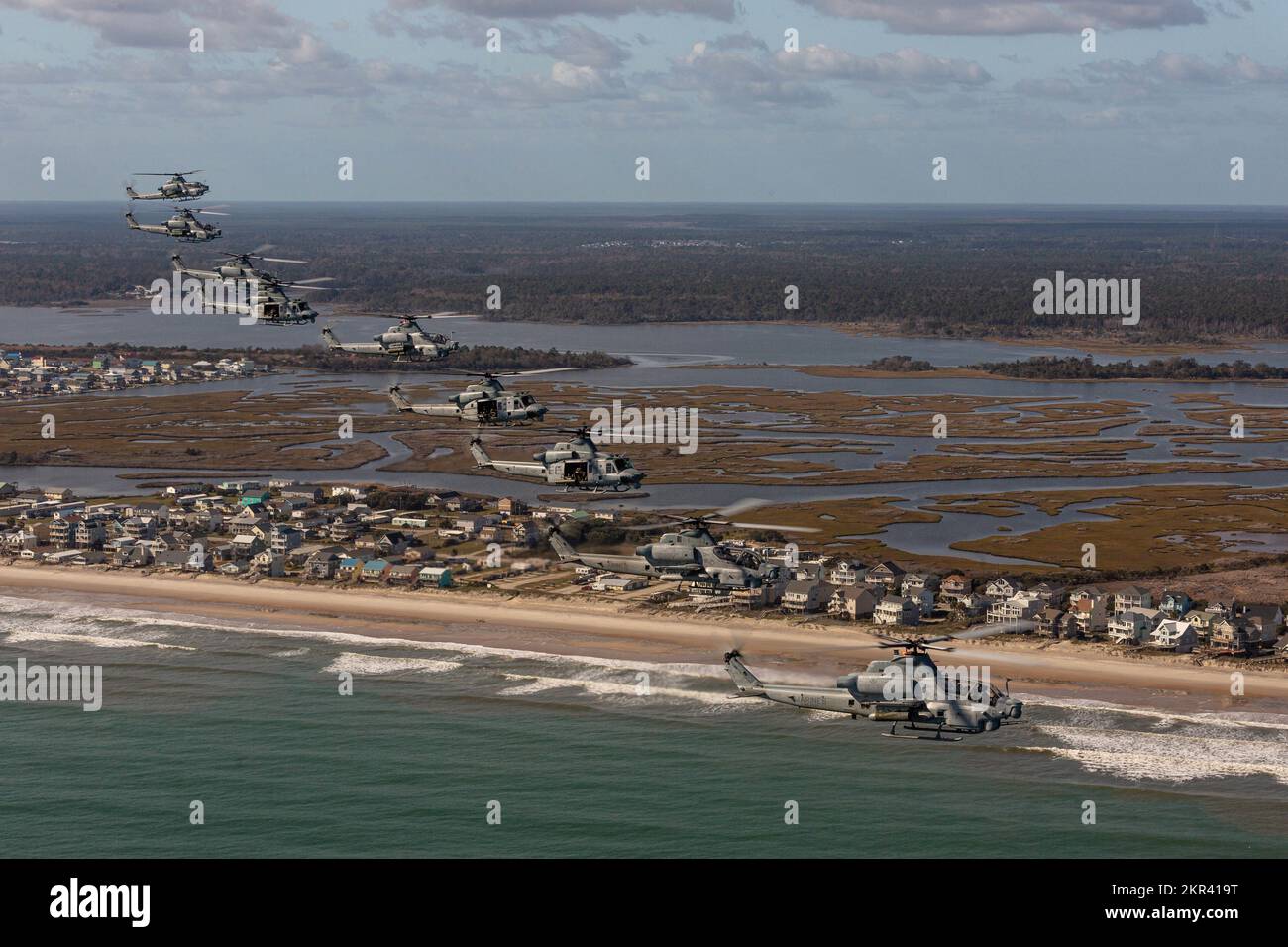 U.S. Marines with Marine Light Attack Helicopter Squadron (HMLA) 269 ...