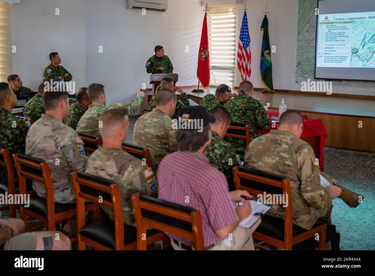 Staff officers and noncommissioned officers from the U.S. and Colombian ...