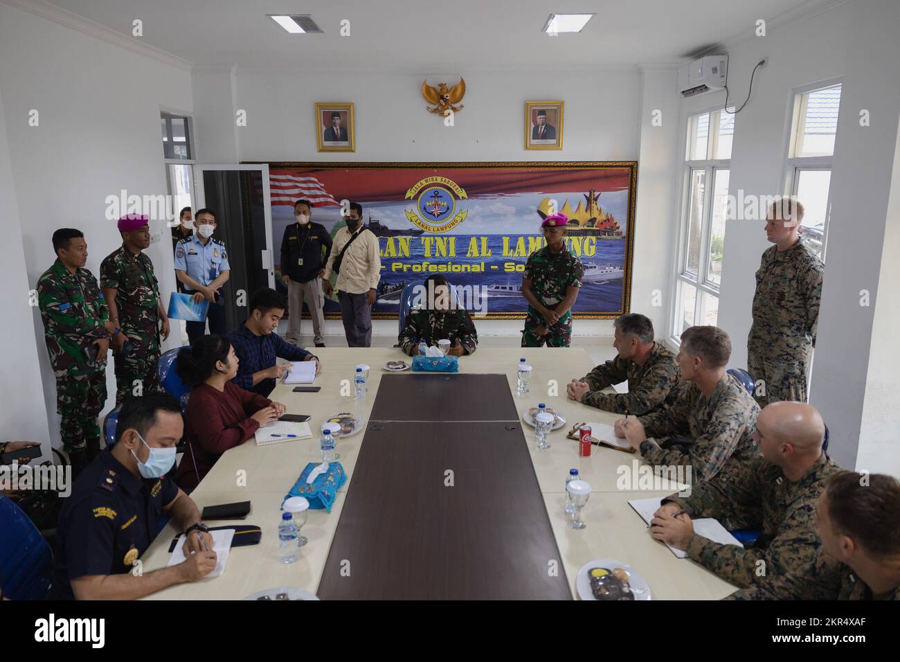 Representatives from the Indonesian Marine Corps’ 7th Infantry ...