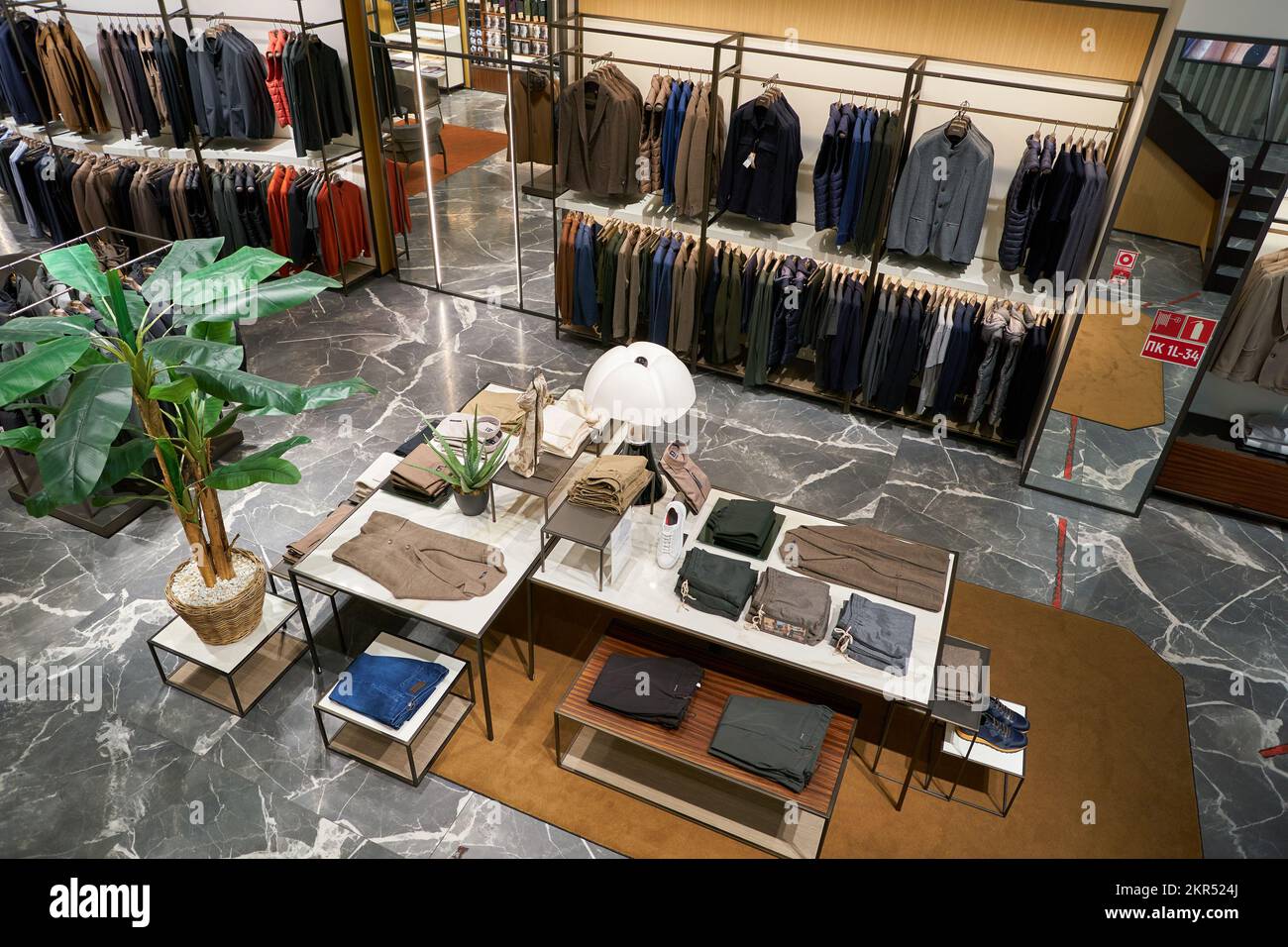 Milano collection 2022 hi-res stock photography and images - Alamy