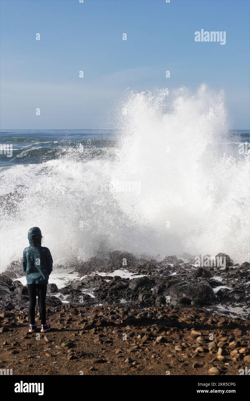 Child wave shore hi-res stock photography and images - Alamy