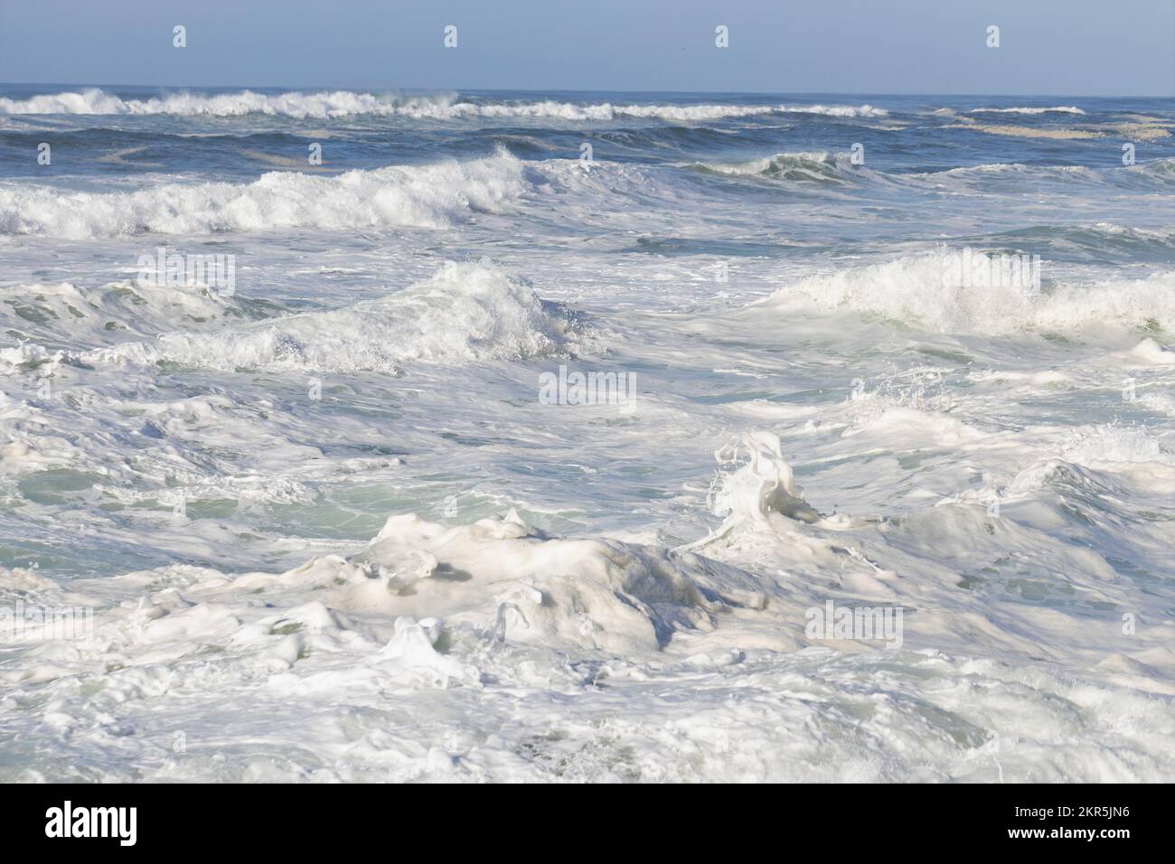 The turbulent surface of the Pacific Ocean during a king tide - an ...
