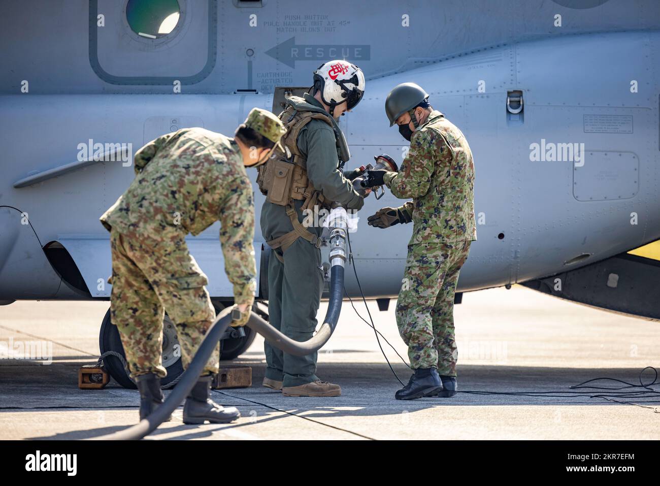 A U.S. Marine with Marine Medium Tiltrotor Squadron (VMM) 265 and ...