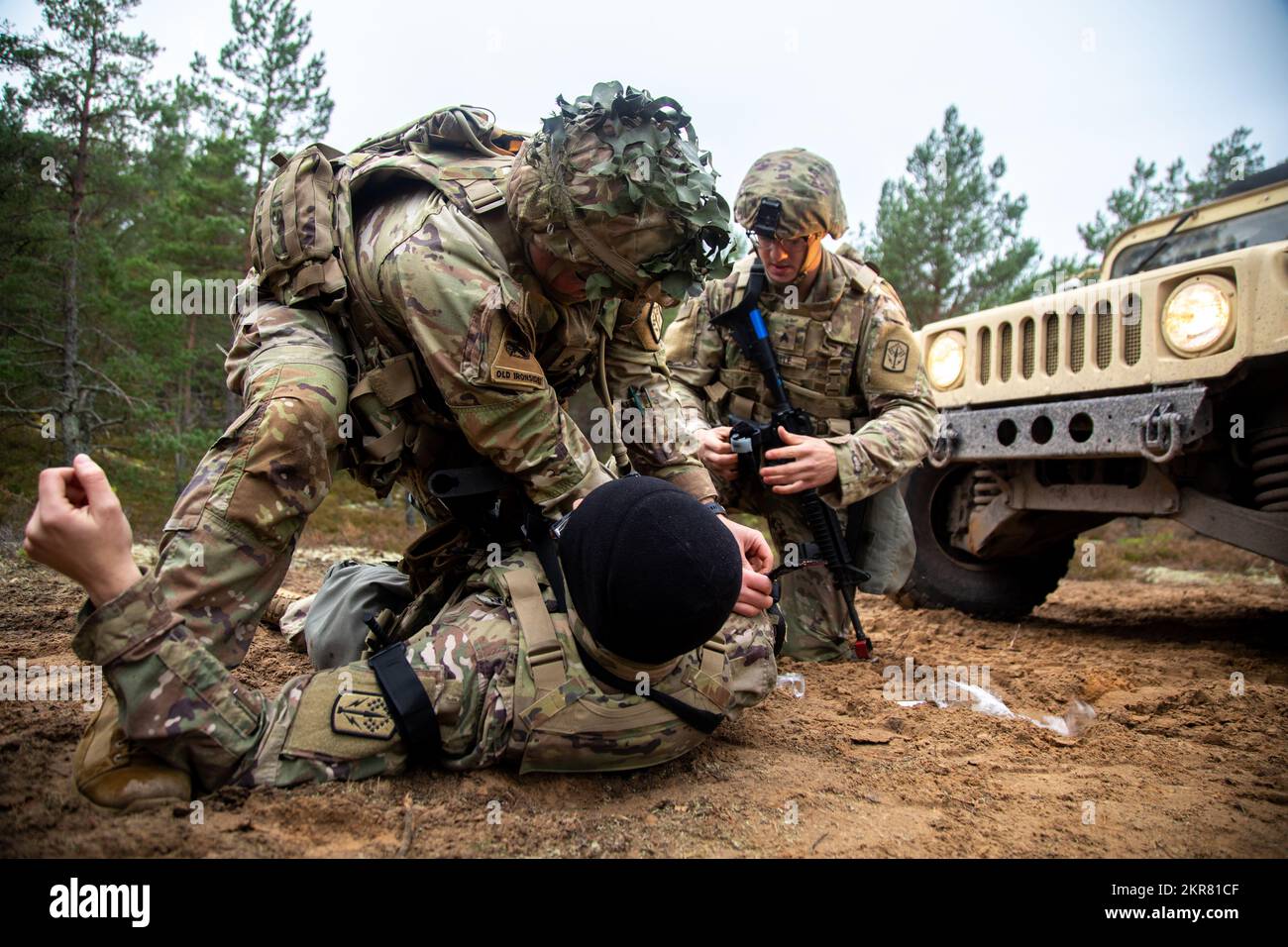 U.S. Soldiers assigned to Bravo Battery, Death Dealers, 2nd Battalion, 174th Air Defense ...