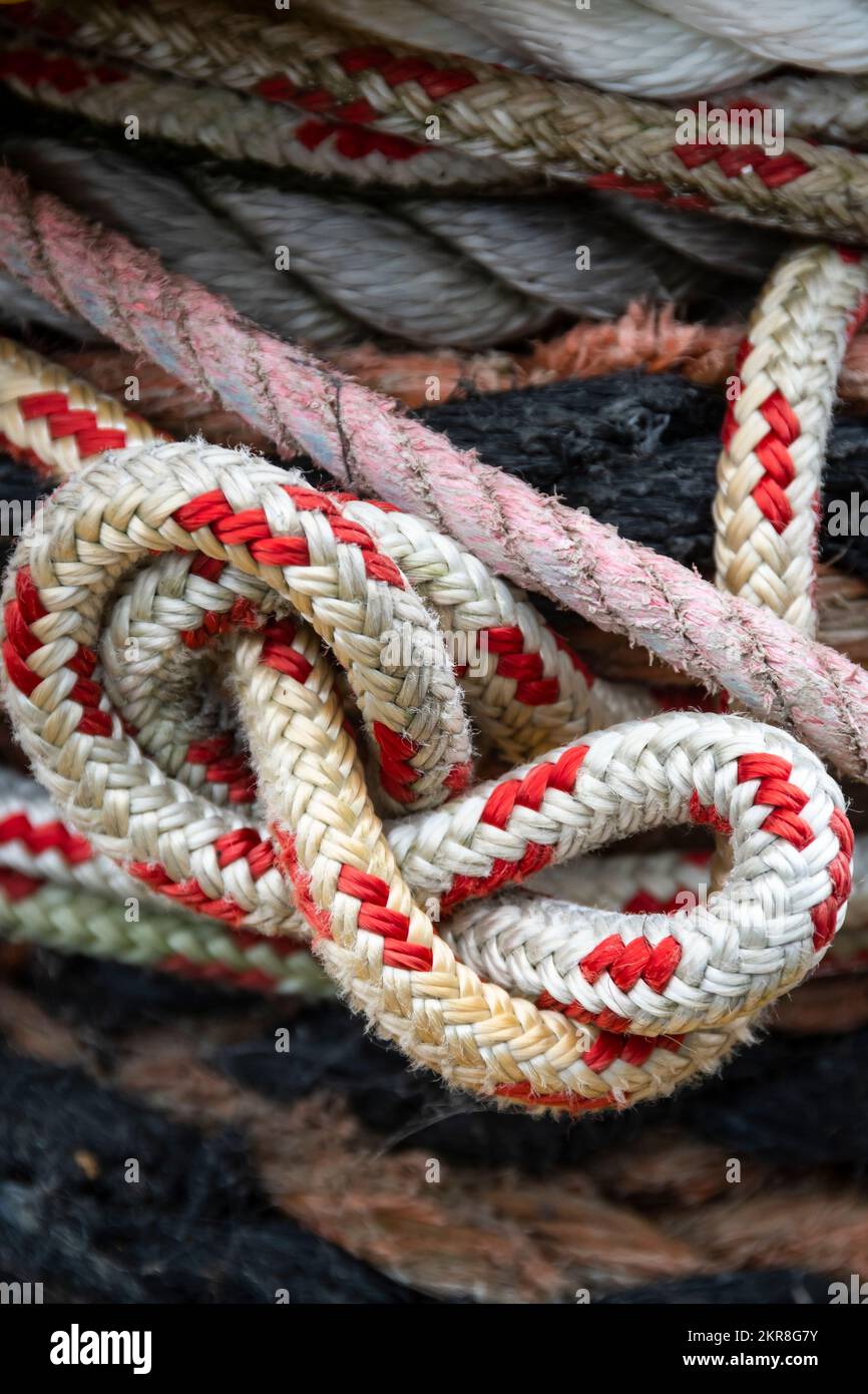 Intertwined rope hi-res stock photography and images - Alamy