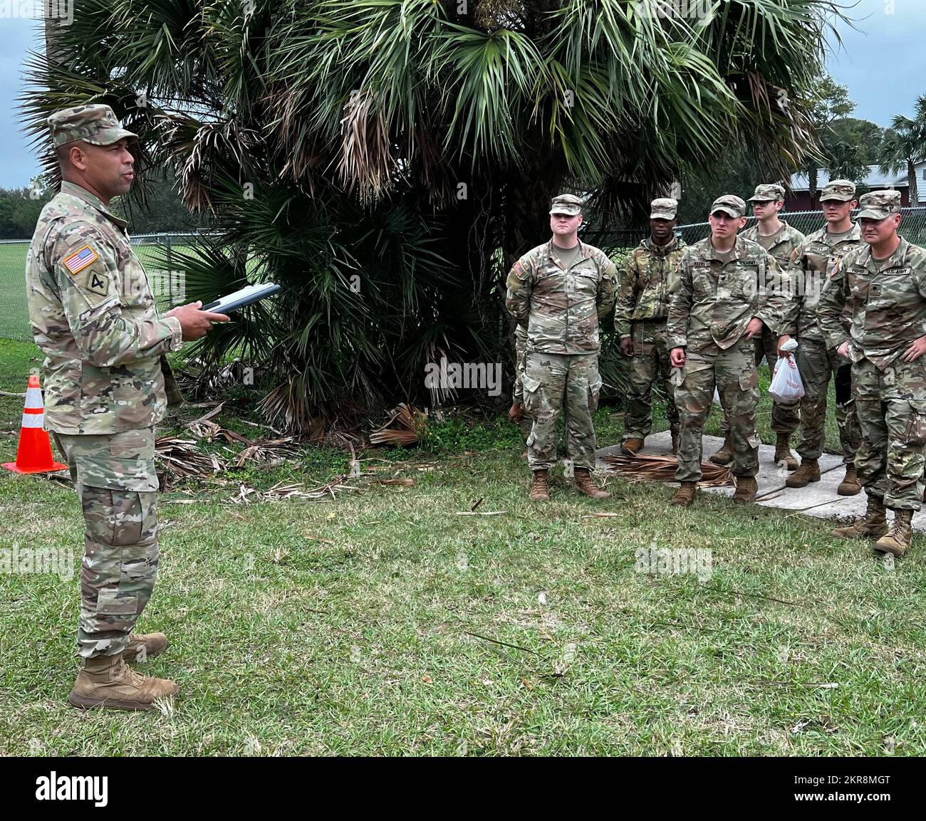 Florida National Guard (FLNG) Soldiers with the 2-124th Infantry ...