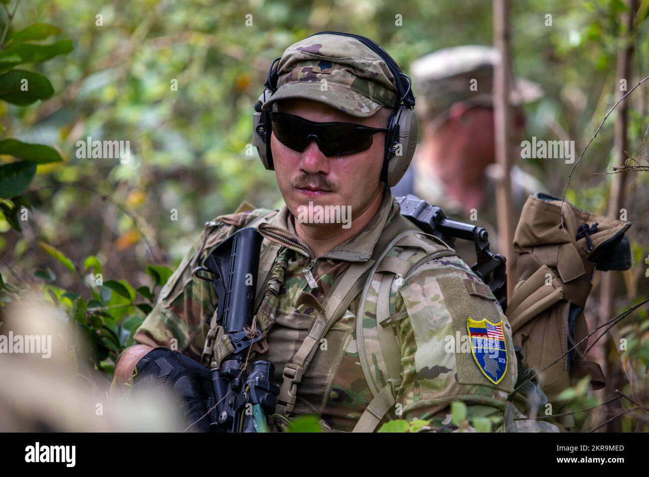 Soldiers assigned to Bravo Company, 2nd Battalion, 130th Infantry ...