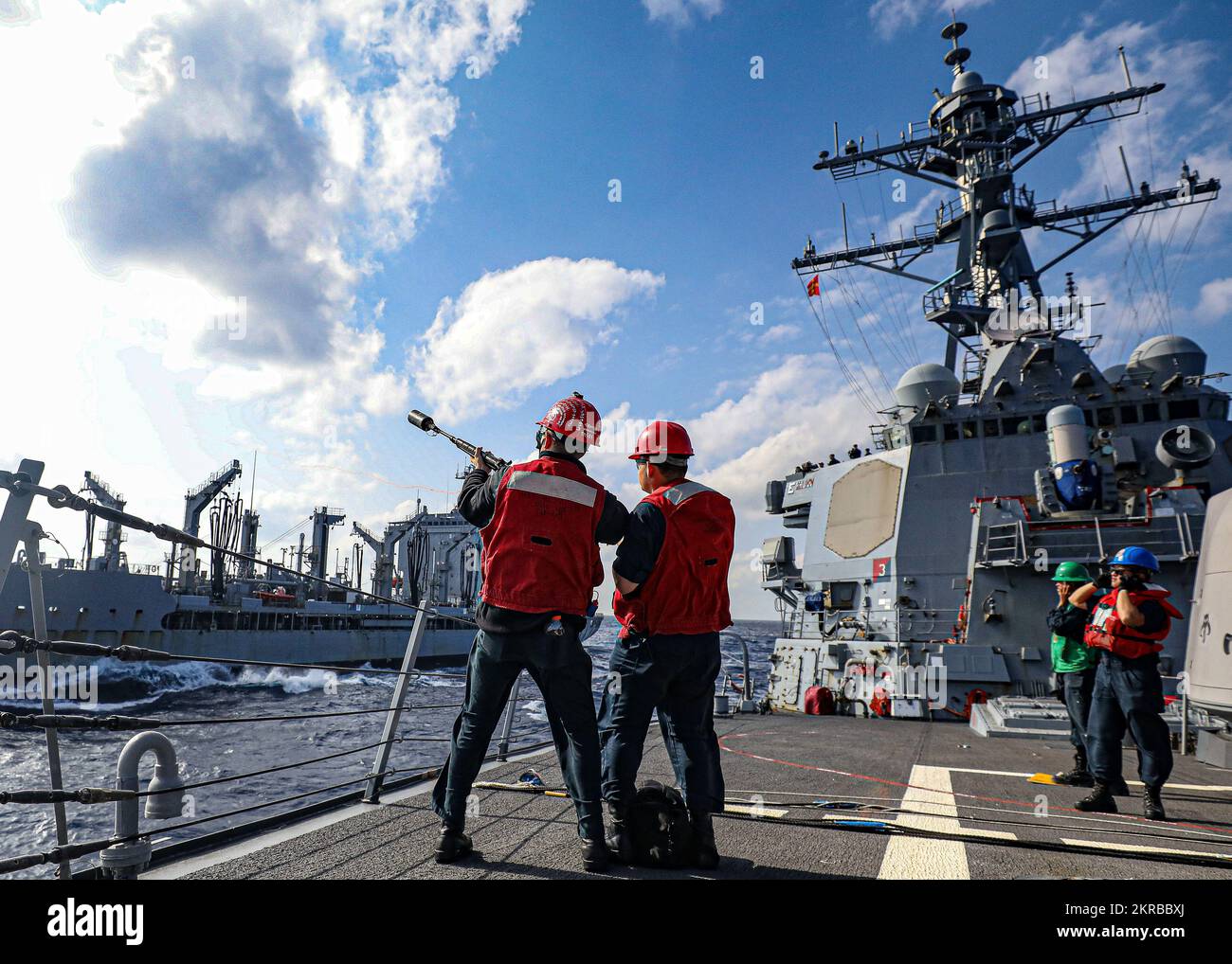 Uss wisconsin firing hi-res stock photography and images - Alamy