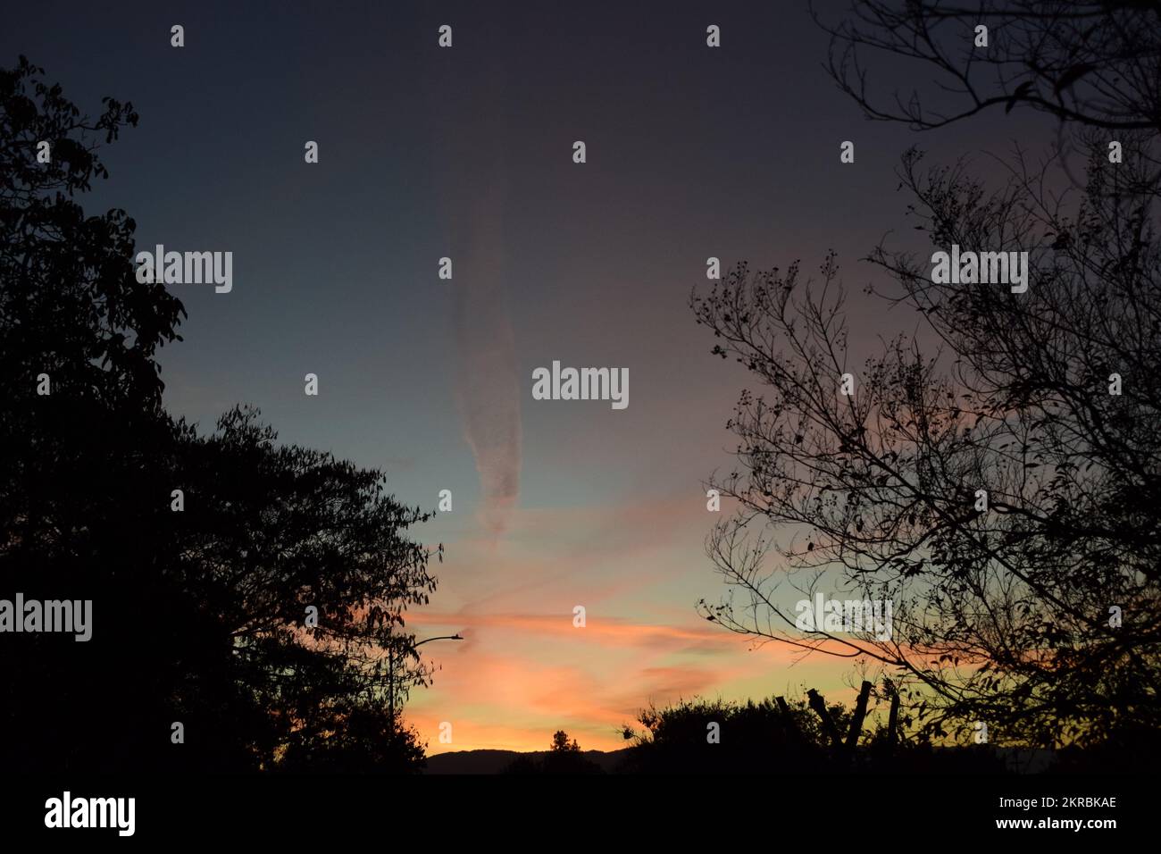 Gradient sunset hi-res stock photography and images - Alamy