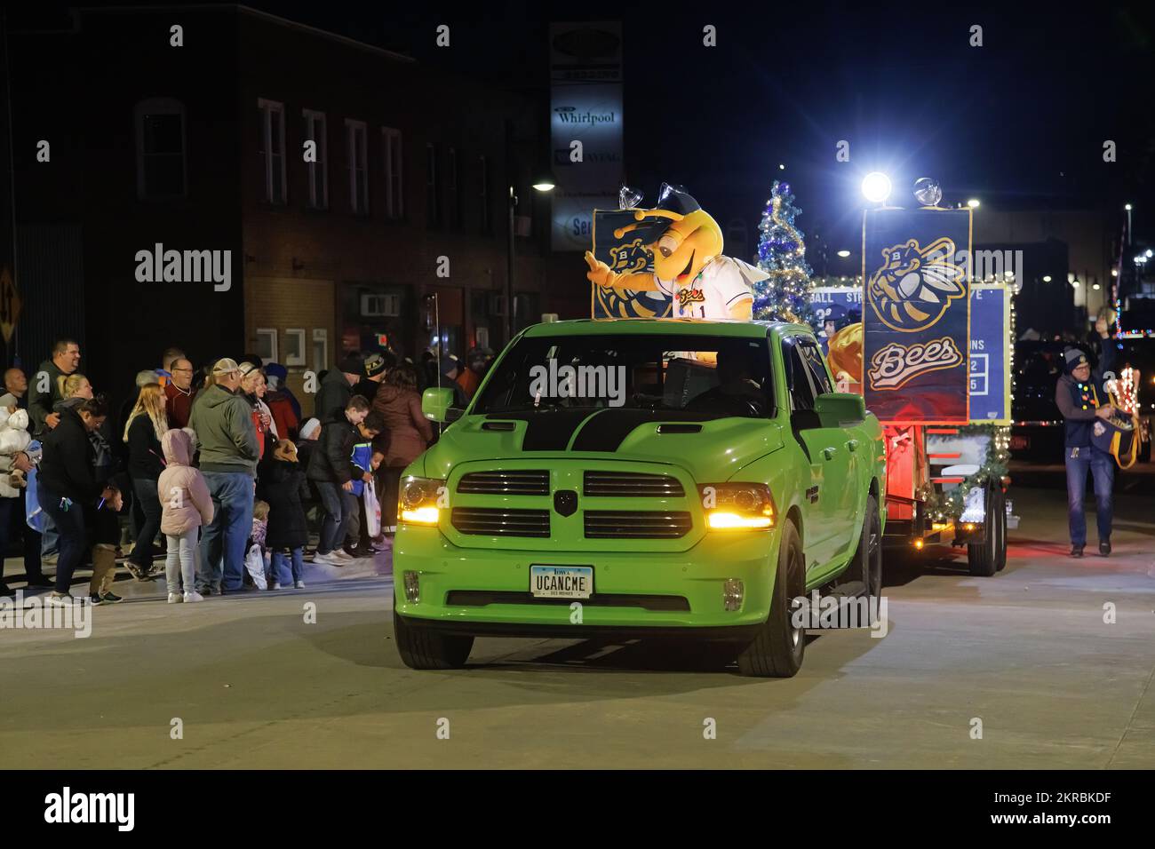 Burlington Bees baseball at the 2022 Lighted Holiday Parade on ...