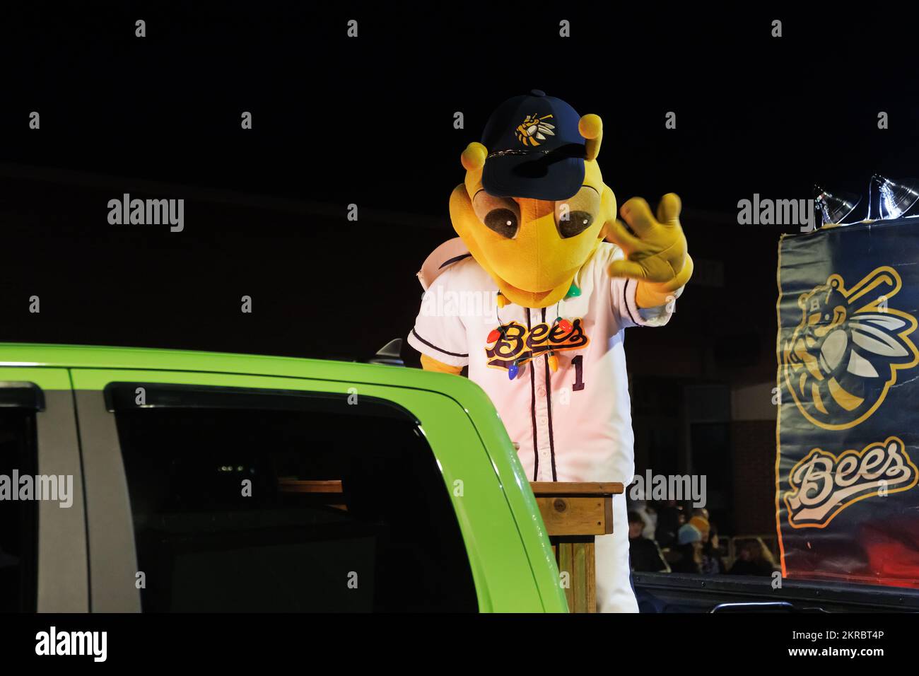 Burlington Bees baseball at the 2022 Lighted Holiday Parade on ...