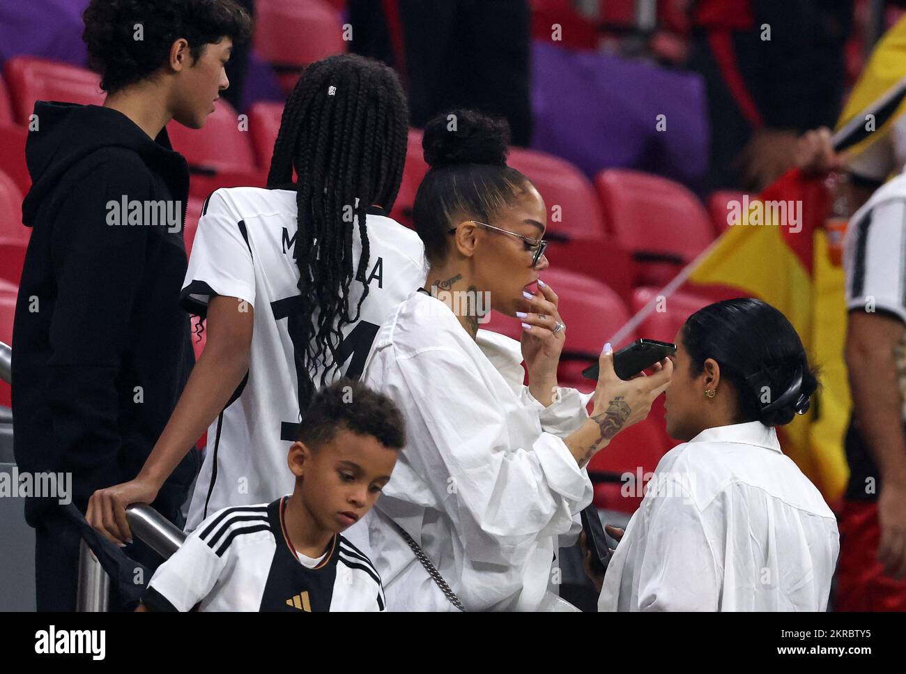 Schwester und mutter von jamal musiala hi-res stock photography and ...