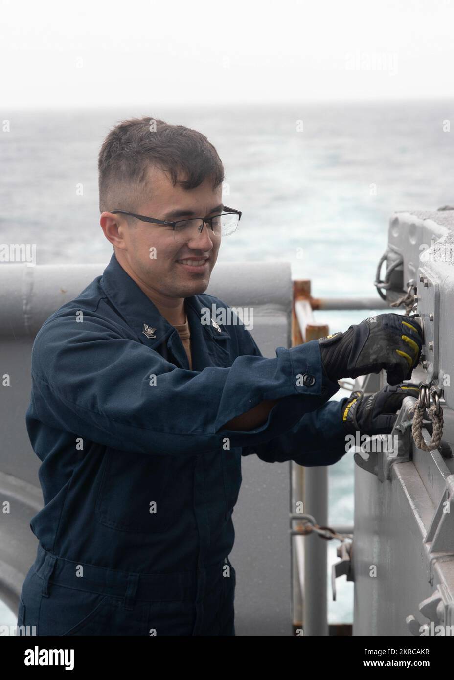 221113-N-EU502-1053 TASMAN SEA (Nov. 13, 2022) – Fire Controlman 2nd ...