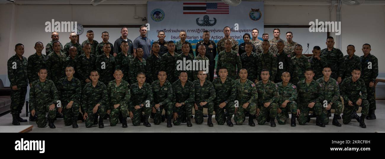 Instructors and students of the Humanitarian Mine Action (HMA) Thailand ...