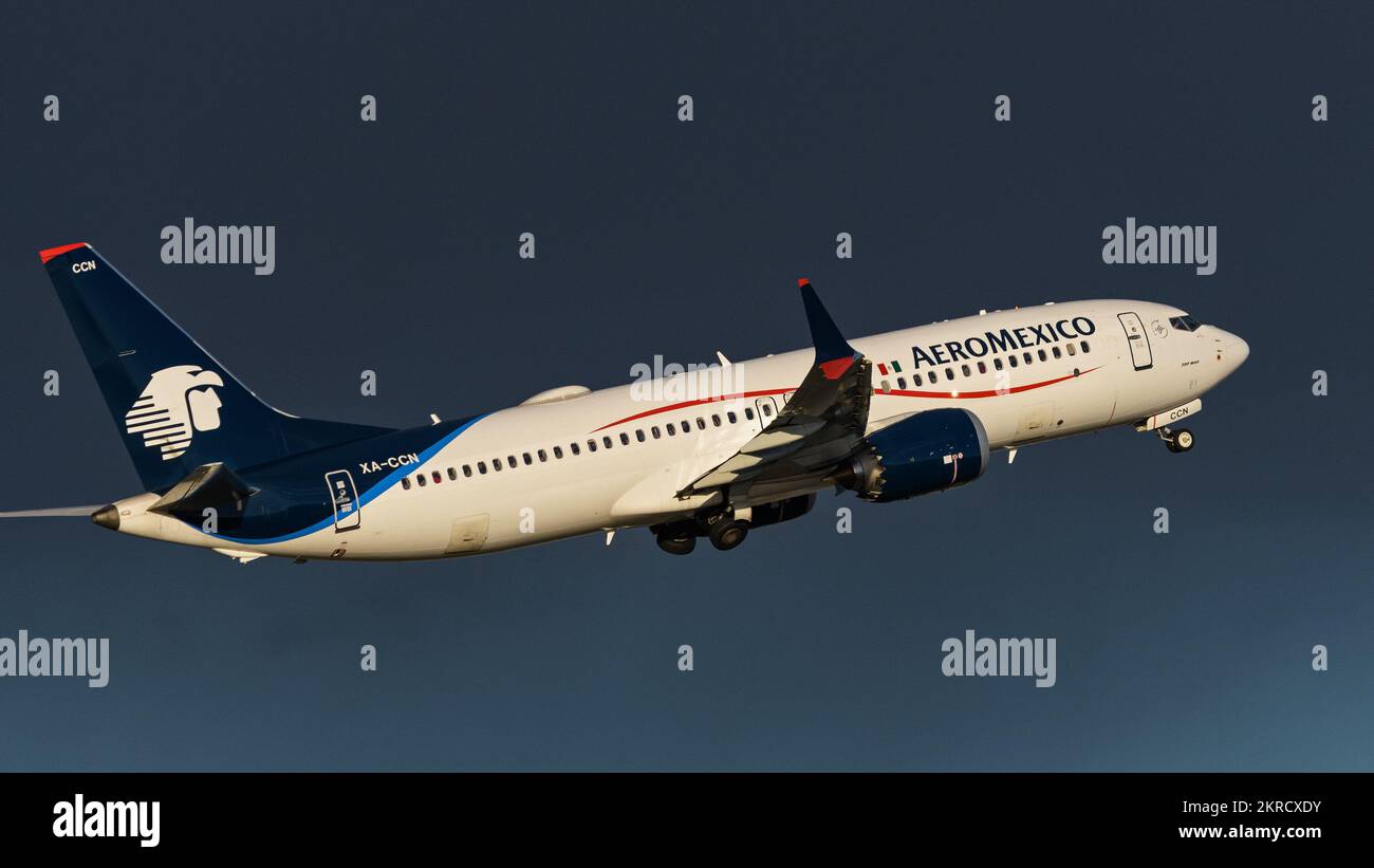 Avión aeromexico hi-res stock photography and images - Alamy