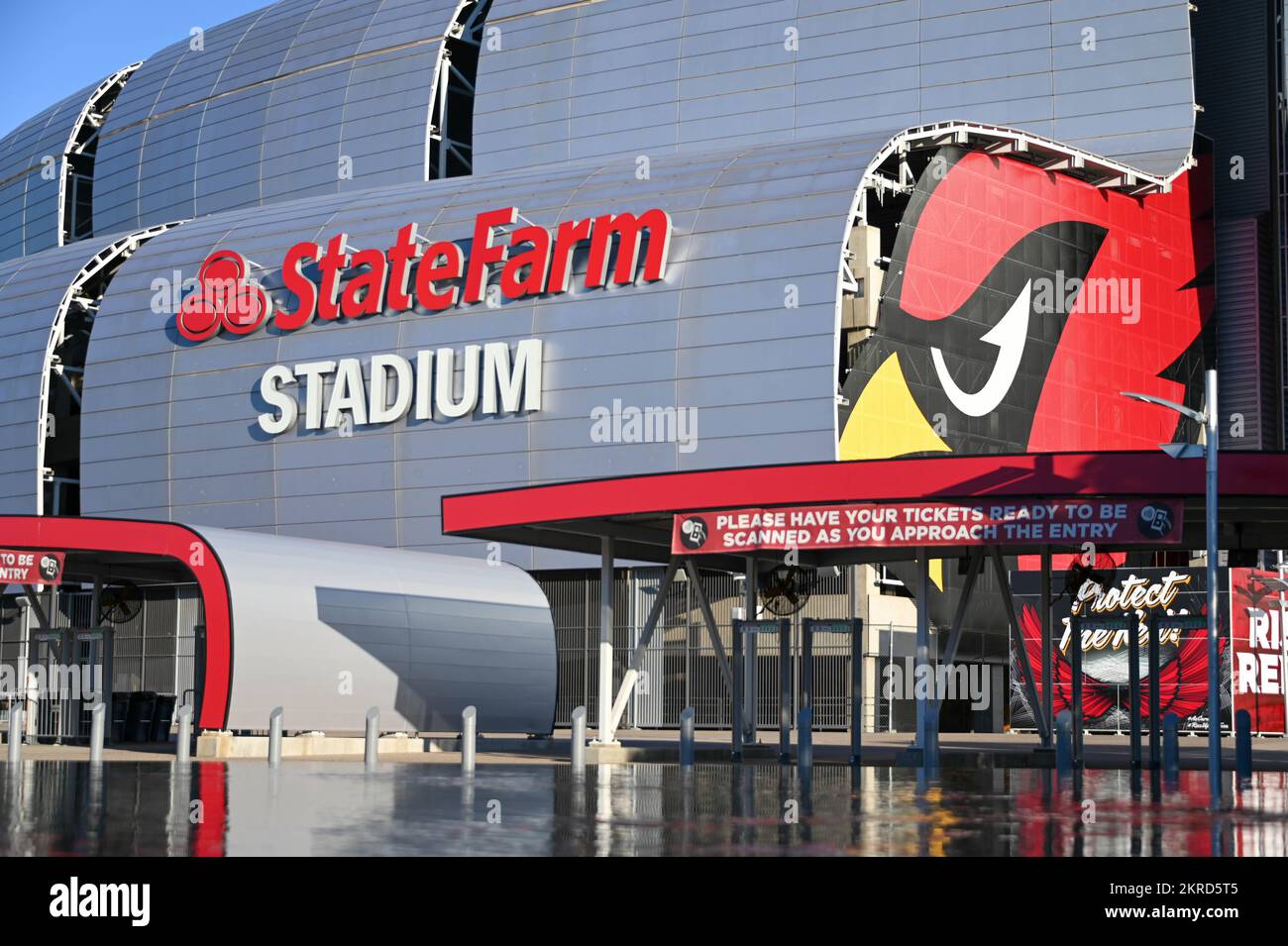 A general overall view of State Farm Stadium, Tuesday, Sep. 27, 2022 ...