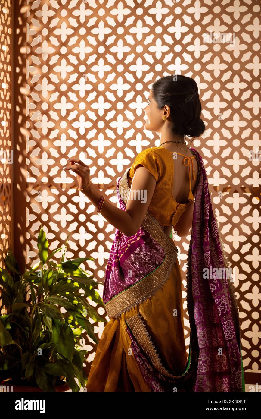 Gujrati woman hi-res stock photography and images - Alamy