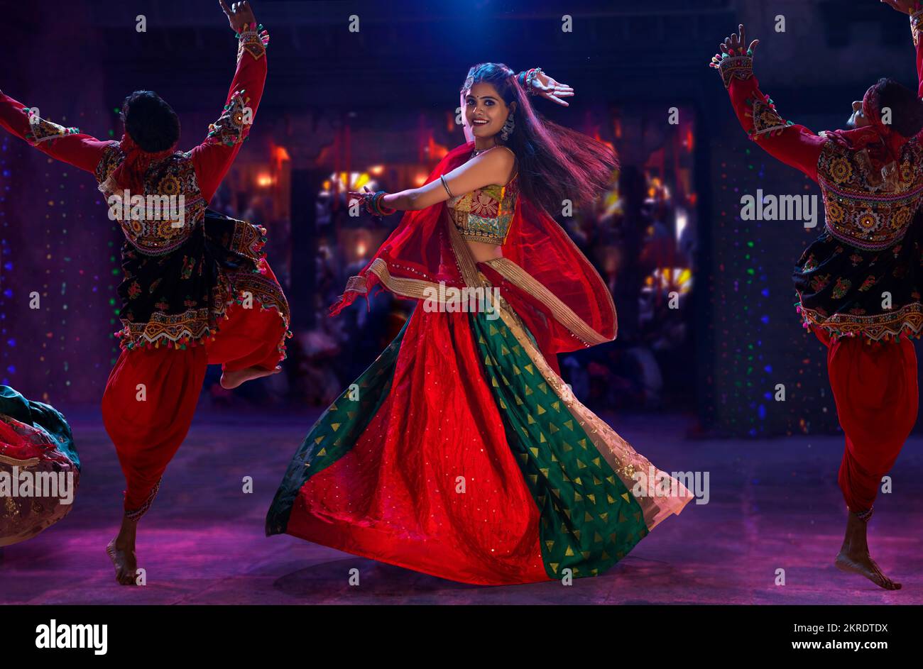Garba dance woman hi-res stock photography and images - Alamy