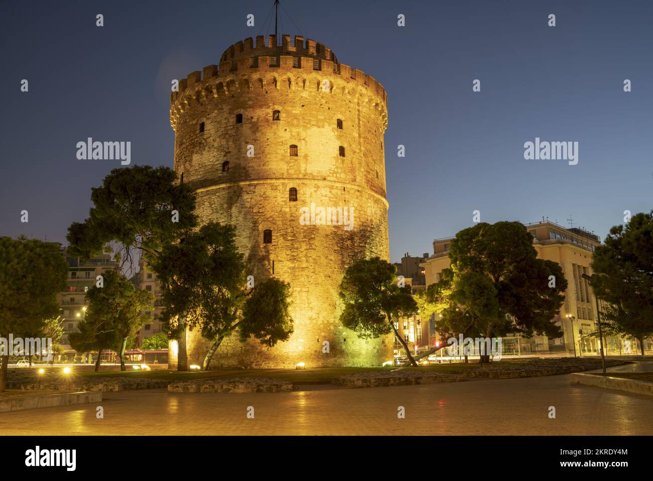 White tower thessaloniki famous historic hi-res stock photography and ...