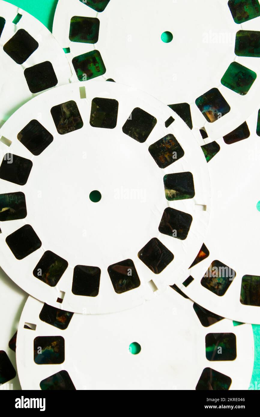 Retro 70s / 80s toy slide show fun with circular view master disk ...