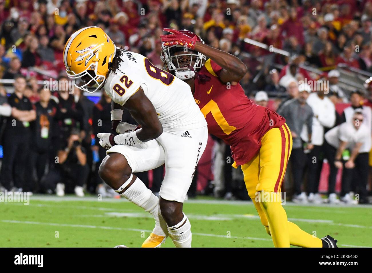 Southern California Trojans defensive back Calen Bullock (7) breaks up ...