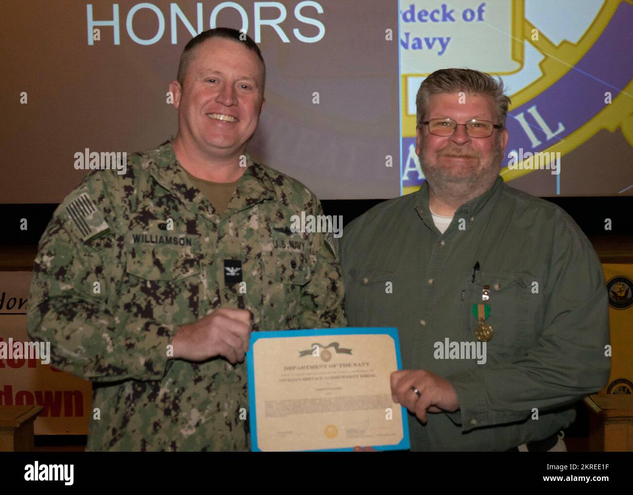 NORTH CHICAGO Il. (Nov. 15, 2022) Capt. Jason J. Williamson, commanding ...