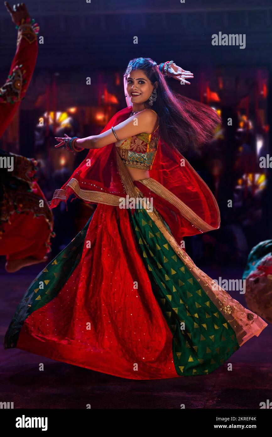 Garba dance hi-res stock photography and images - Alamy