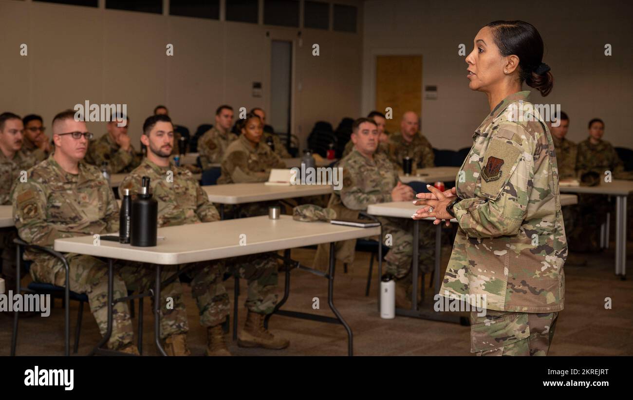 Chief Master Sgt. Sonia Lee, 15th Air Force command chief, meets with ...
