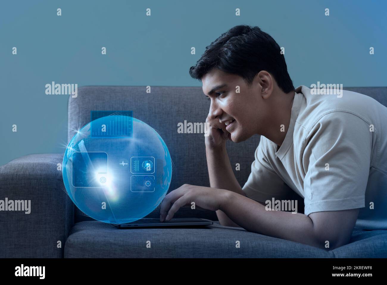 Visual screen hi-res stock photography and images - Alamy