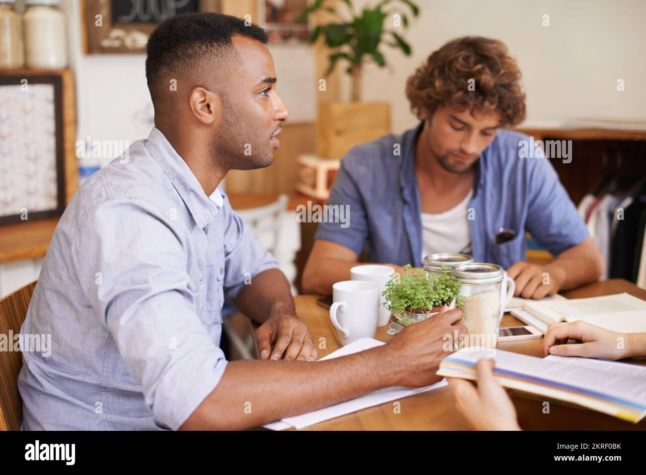 College students coffee shop hi-res stock photography and images - Alamy